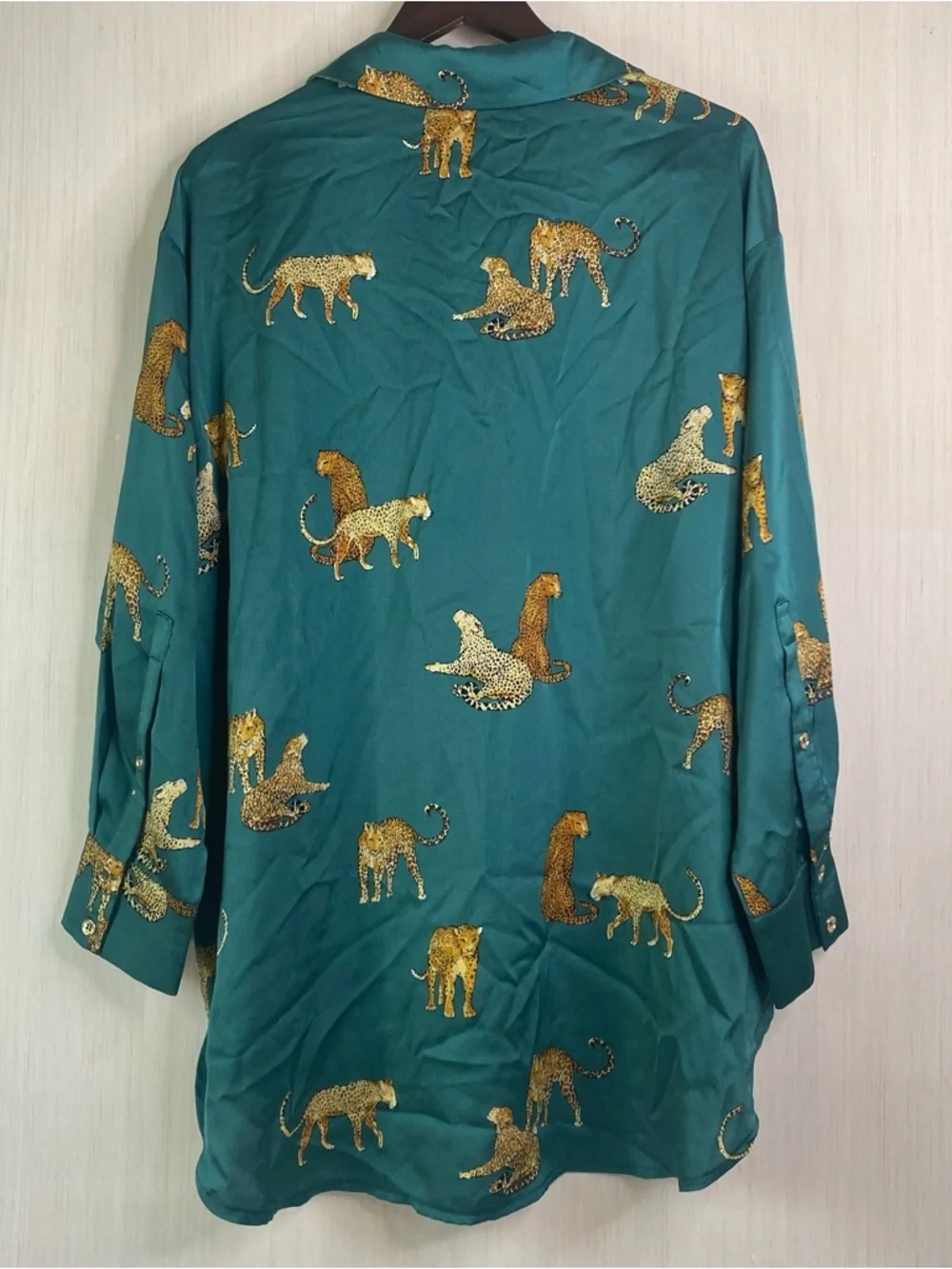 entro | Tops | Entro Womens Cheetah Long Sleeve Buttonup Tunic Green ...